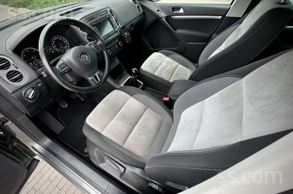 Pelēks Volkswagen Tiguan 2012 Rēzekne, ar dzinēja tilpumu 2.00 L un nobraukumu 183 tūkst. km par 10990 €, foto 10 vietnē AUTOMOTO.COM.LV