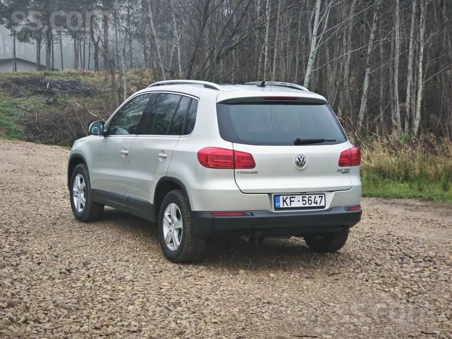 Grey Volkswagen Tiguan 2013 in Riga, with an engine capacity of 2.00 L and mileage of 201 thousand km for 8700 €, photo 2 on AUTOMOTO.COM.LV