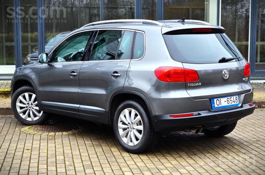 Grey Volkswagen Tiguan 2013 in Tukums, with an engine capacity of 2.00 L and mileage of 238 thousand km for 9600 €, photo 4 on AUTOMOTO.COM.LV
