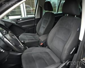 Grey Volkswagen Tiguan 2013 in Tukums, with an engine capacity of 2.00 L and mileage of 238 thousand km for 9600 €, photo 5 on AUTOMOTO.COM.LV