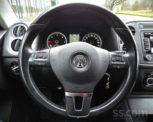 Grey Volkswagen Tiguan 2013 in Tukums, with an engine capacity of 2.00 L and mileage of 238 thousand km for 9600 €, photo 11 on AUTOMOTO.COM.LV
