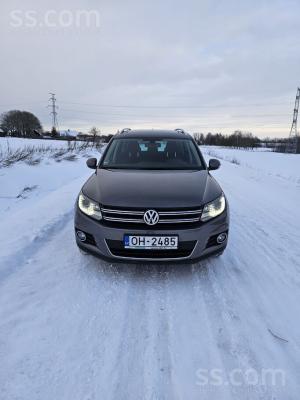 Grey Volkswagen Tiguan 2013 in Tukums, with an engine capacity of 2.00 L and mileage of 277 thousand km for 10450 €, photo 5 on AUTOMOTO.COM.LV