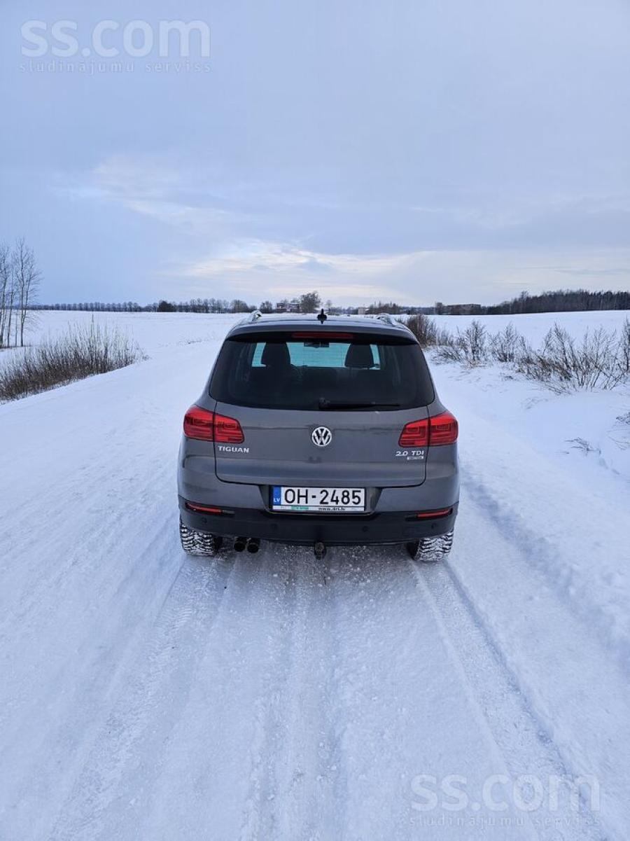 Grey Volkswagen Tiguan 2013 in Tukums, with an engine capacity of 2.00 L and mileage of 277 thousand km for 10450 €, photo 6 on AUTOMOTO.COM.LV