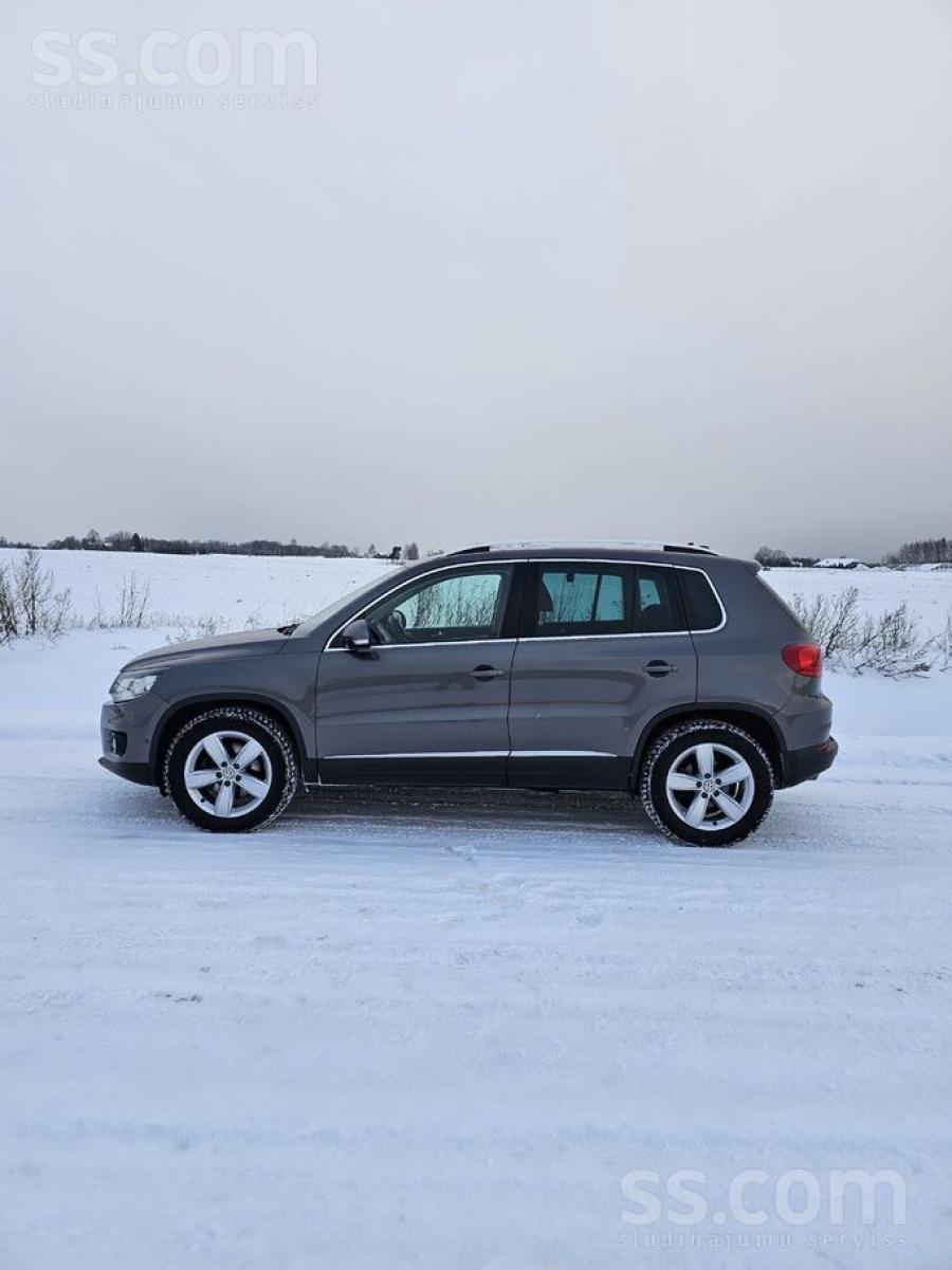 Grey Volkswagen Tiguan 2013 in Tukums, with an engine capacity of 2.00 L and mileage of 277 thousand km for 10450 €, photo 8 on AUTOMOTO.COM.LV