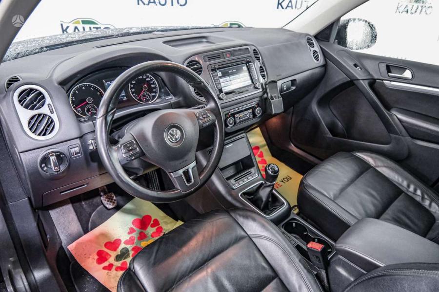 Pelēks Volkswagen Tiguan 2013 Kauņa, ar dzinēja tilpumu 1.40 L un nobraukumu 0 tūkst. km par 9490 €, foto 5 vietnē AUTOMOTO.COM.LV