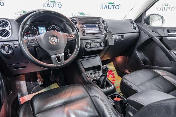 Pelēks Volkswagen Tiguan 2013 Kauņa, ar dzinēja tilpumu 1.40 L un nobraukumu 0 tūkst. km par 9490 €, foto 7 vietnē AUTOMOTO.COM.LV