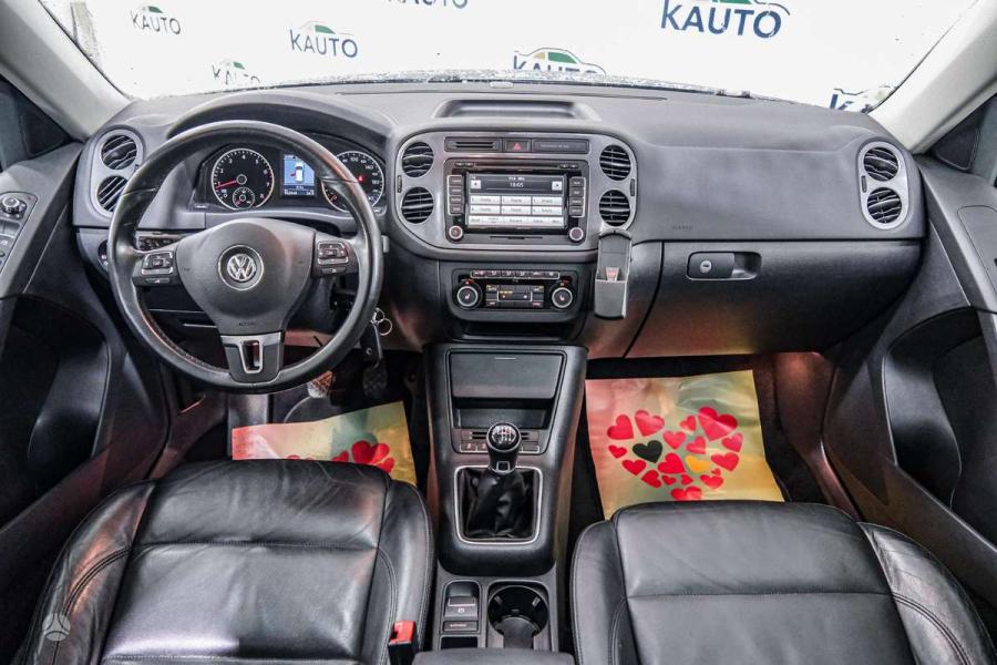 Pelēks Volkswagen Tiguan 2013 Kauņa, ar dzinēja tilpumu 1.40 L un nobraukumu 0 tūkst. km par 9490 €, foto 8 vietnē AUTOMOTO.COM.LV