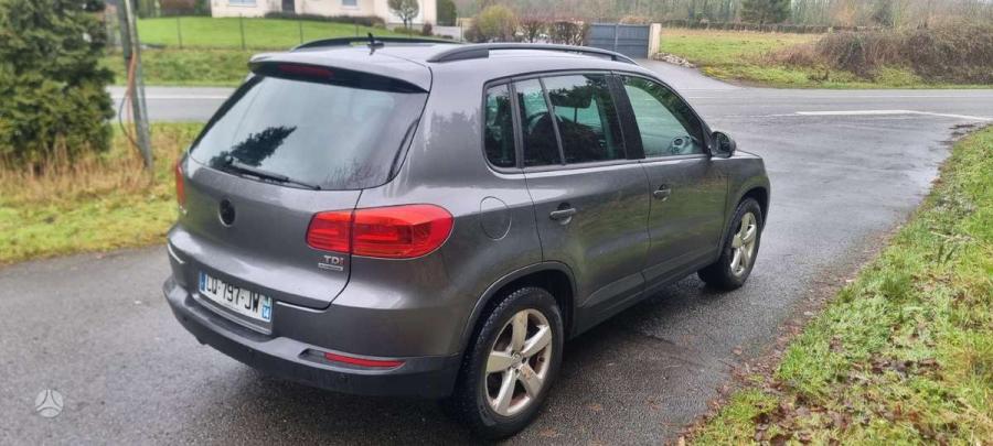 Pelēks Volkswagen Tiguan 2013 Tauragė, ar dzinēja tilpumu 1.97 L un nobraukumu 245 tūkst. km par 5600 €, foto 4 vietnē AUTOMOTO.COM.LV