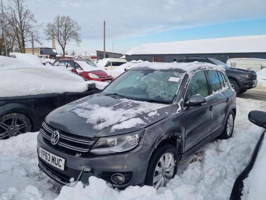 Grey Volkswagen Tiguan 2013 in Taurage, with an engine capacity of 2.00 L and mileage of 147 thousand km for 2650 €, photo 2 on AUTOMOTO.COM.LV
