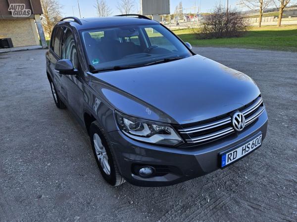 Grey Volkswagen Tiguan 2013 in Mazeikiai, with an engine capacity of 2.00 L and mileage of 314 thousand km for 5700 €, photo 4 on AUTOMOTO.COM.LV
