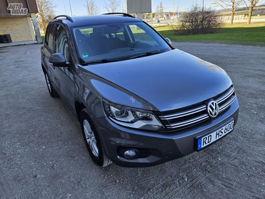 Grey Volkswagen Tiguan 2013 in Mazeikiai, with an engine capacity of 2.00 L and mileage of 314 thousand km for 5700 €, photo 5 on AUTOMOTO.COM.LV