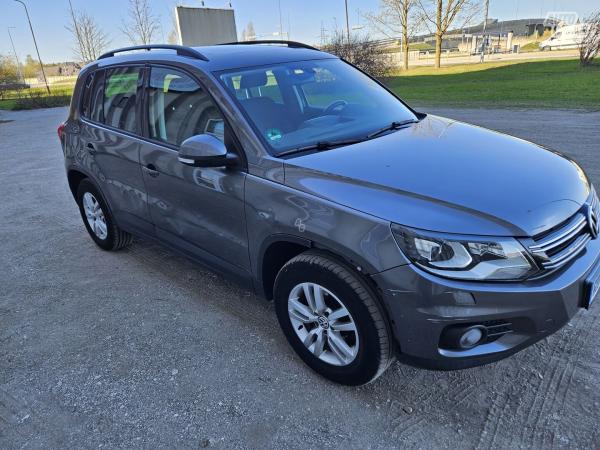 Grey Volkswagen Tiguan 2013 in Mazeikiai, with an engine capacity of 2.00 L and mileage of 314 thousand km for 5700 €, photo 5 on AUTOMOTO.COM.LV