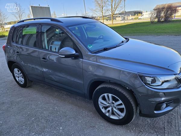 Grey Volkswagen Tiguan 2013 in Mazeikiai, with an engine capacity of 2.00 L and mileage of 314 thousand km for 5700 €, photo 6 on AUTOMOTO.COM.LV