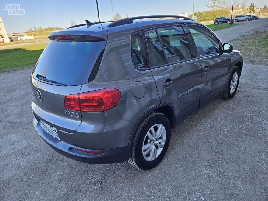 Grey Volkswagen Tiguan 2013 in Mazeikiai, with an engine capacity of 2.00 L and mileage of 314 thousand km for 5700 €, photo 8 on AUTOMOTO.COM.LV