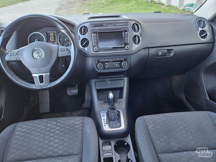 Grey Volkswagen Tiguan 2013 in Mazeikiai, with an engine capacity of 2.00 L and mileage of 314 thousand km for 5700 €, photo 15 on AUTOMOTO.COM.LV