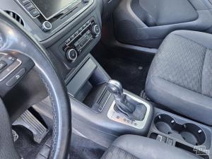 Grey Volkswagen Tiguan 2013 in Mazeikiai, with an engine capacity of 2.00 L and mileage of 314 thousand km for 5700 €, photo 20 on AUTOMOTO.COM.LV