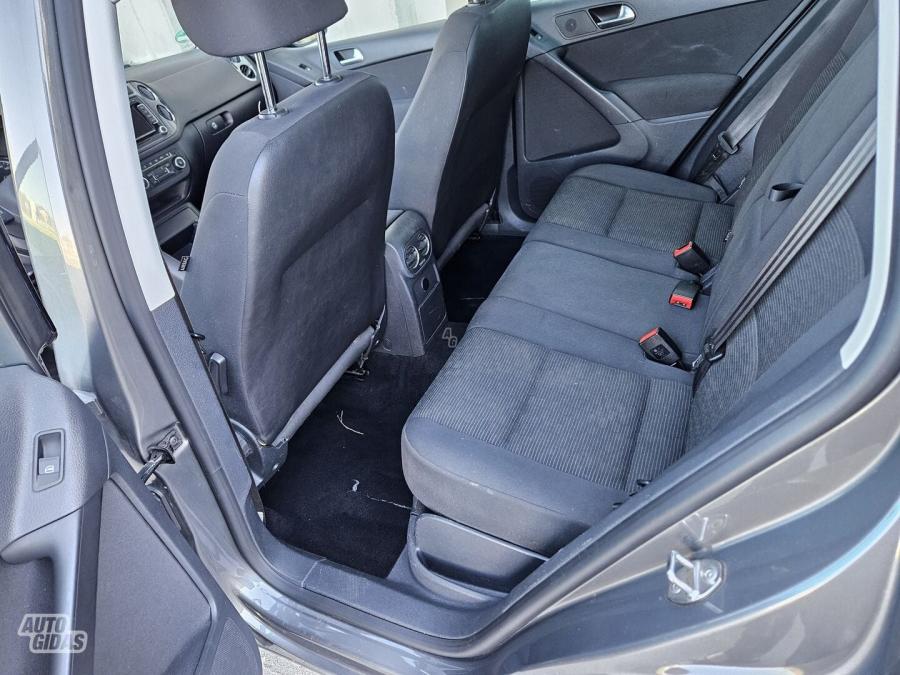Grey Volkswagen Tiguan 2013 in Mazeikiai, with an engine capacity of 2.00 L and mileage of 314 thousand km for 5700 €, photo 21 on AUTOMOTO.COM.LV