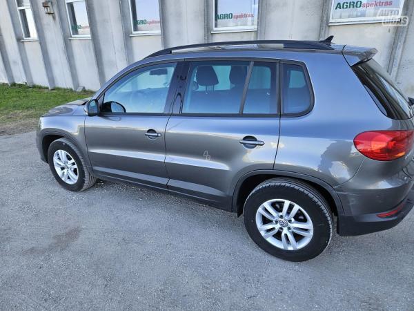 Grey Volkswagen Tiguan 2013 in Mazeikiai, with an engine capacity of 2.00 L and mileage of 314 thousand km for 5650 €, photo 2 on AUTOMOTO.COM.LV