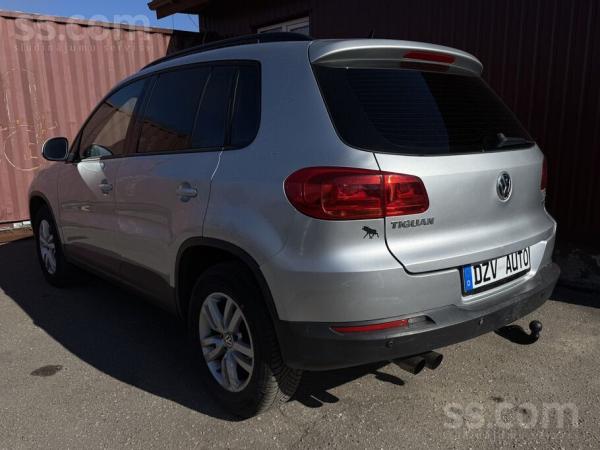 Grey Volkswagen Tiguan 2013 in Liepaja, with an engine capacity of 2.00 L and mileage of 194 thousand km for 9950 €, photo 2 on AUTOMOTO.COM.LV