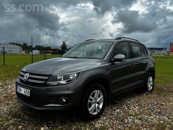 Pelēks Volkswagen Tiguan 2013 Saldus, ar dzinēja tilpumu 2.00 L un nobraukumu 225 tūkst. km par 8900 €, foto 1 vietnē AUTOMOTO.COM.LV