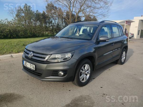 Pelēks Volkswagen Tiguan 2013 Liepāja, ar dzinēja tilpumu 2.00 L un nobraukumu 380 tūkst. km par 6000 €, foto 1 vietnē AUTOMOTO.COM.LV
