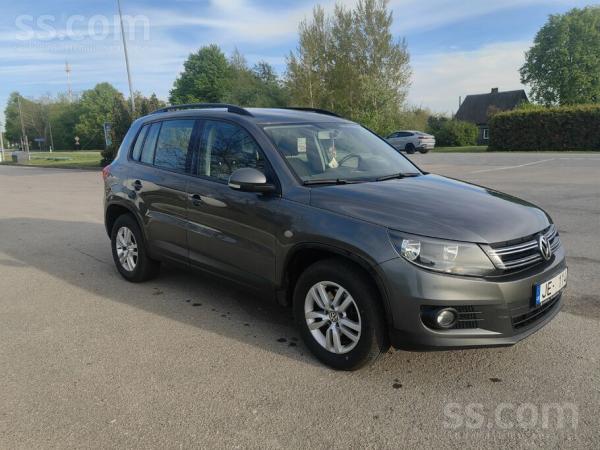 Pelēks Volkswagen Tiguan 2013 Liepāja, ar dzinēja tilpumu 2.00 L un nobraukumu 380 tūkst. km par 6000 €, foto 3 vietnē AUTOMOTO.COM.LV