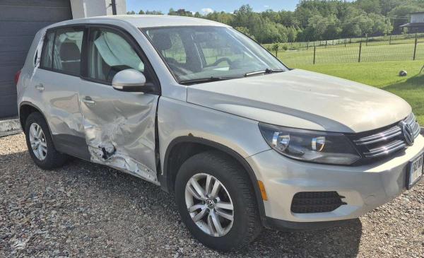 Pelēks Volkswagen Tiguan 2013 Marijampole, ar dzinēja tilpumu 1.98 L un nobraukumu 230 tūkst. km par 3200 €, foto 4 vietnē AUTOMOTO.COM.LV