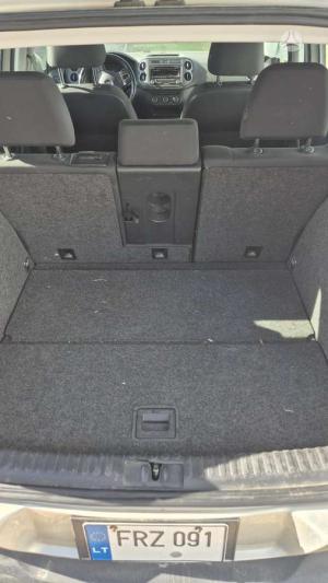 Grey Volkswagen Tiguan 2013 in Marijampole, with an engine capacity of 1.98 L and mileage of 230 thousand km for 3200 €, photo 9 on AUTOMOTO.COM.LV