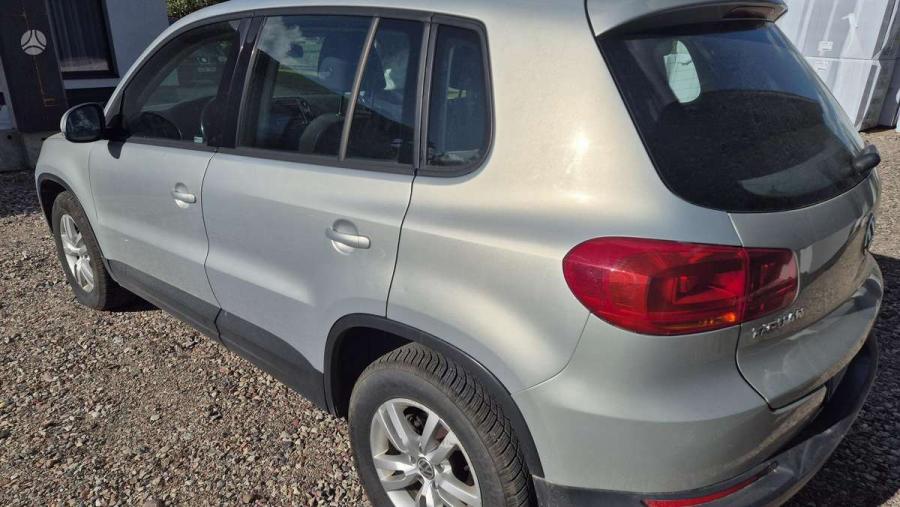 Grey Volkswagen Tiguan 2013 in Marijampole, with an engine capacity of 1.98 L and mileage of 230 thousand km for 3200 €, photo 10 on AUTOMOTO.COM.LV