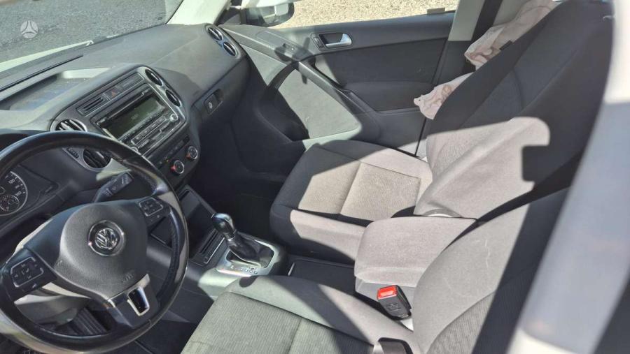 Grey Volkswagen Tiguan 2013 in Marijampole, with an engine capacity of 1.98 L and mileage of 230 thousand km for 3200 €, photo 14 on AUTOMOTO.COM.LV