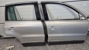 Grey Volkswagen Tiguan 2013 in Marijampole, with an engine capacity of 1.98 L and mileage of 230 thousand km for 3200 €, photo 16 on AUTOMOTO.COM.LV