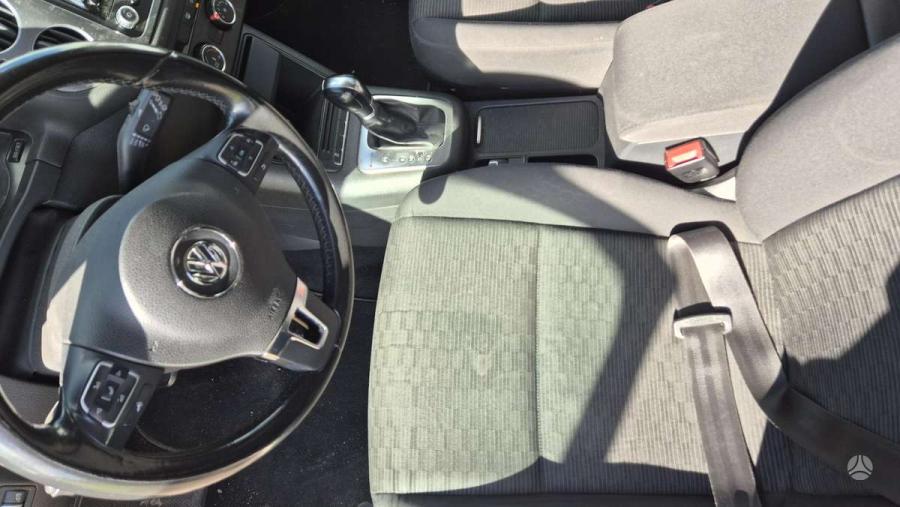 Grey Volkswagen Tiguan 2013 in Marijampole, with an engine capacity of 1.98 L and mileage of 230 thousand km for 3200 €, photo 17 on AUTOMOTO.COM.LV