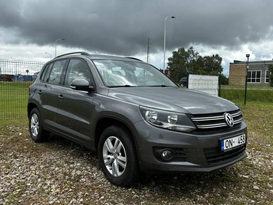Pelēks Volkswagen Tiguan 2013 Saldus, ar dzinēja tilpumu 2.00 L un nobraukumu 225 tūkst. km par 8900 €, foto 4 vietnē AUTOMOTO.COM.LV