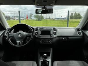 Pelēks Volkswagen Tiguan 2013 Saldus, ar dzinēja tilpumu 2.00 L un nobraukumu 225 tūkst. km par 8900 €, foto 16 vietnē AUTOMOTO.COM.LV