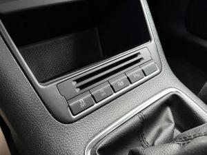 Pelēks Volkswagen Tiguan 2013 Saldus, ar dzinēja tilpumu 2.00 L un nobraukumu 225 tūkst. km par 8900 €, foto 17 vietnē AUTOMOTO.COM.LV