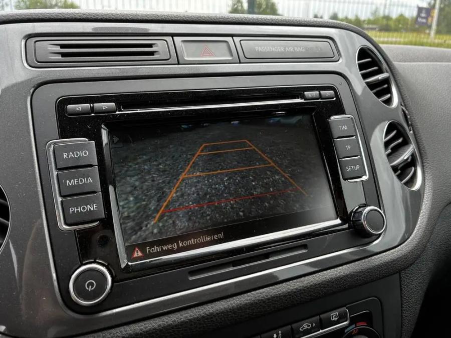 Pelēks Volkswagen Tiguan 2013 Saldus, ar dzinēja tilpumu 2.00 L un nobraukumu 225 tūkst. km par 8900 €, foto 18 vietnē AUTOMOTO.COM.LV