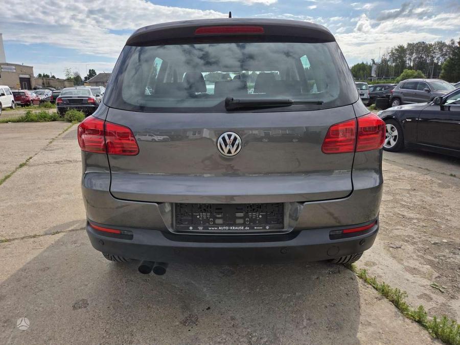 Pelēks Volkswagen Tiguan 2013 Utena, ar dzinēja tilpumu 1.40 L un nobraukumu 189 tūkst. km par 6950 €, foto 6 vietnē AUTOMOTO.COM.LV