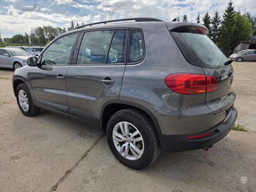 Pelēks Volkswagen Tiguan 2013 Utena, ar dzinēja tilpumu 1.40 L un nobraukumu 189 tūkst. km par 6950 €, foto 7 vietnē AUTOMOTO.COM.LV