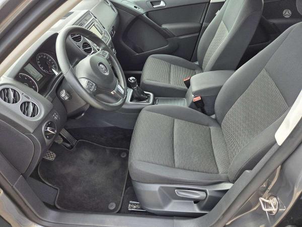 Pelēks Volkswagen Tiguan 2013 Utena, ar dzinēja tilpumu 1.40 L un nobraukumu 189 tūkst. km par 6950 €, foto 9 vietnē AUTOMOTO.COM.LV