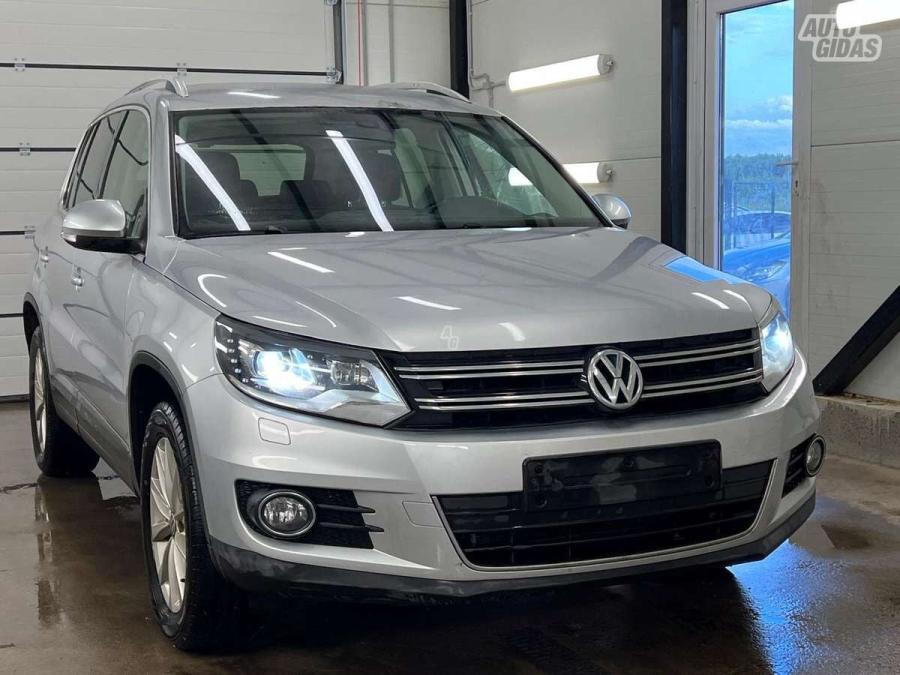 Grey Volkswagen Tiguan 2013 in Aukstieji Rusokai, with an engine capacity of 2.00 L and mileage of 323 thousand km for 5100 €, photo 1 on AUTOMOTO.COM.LV