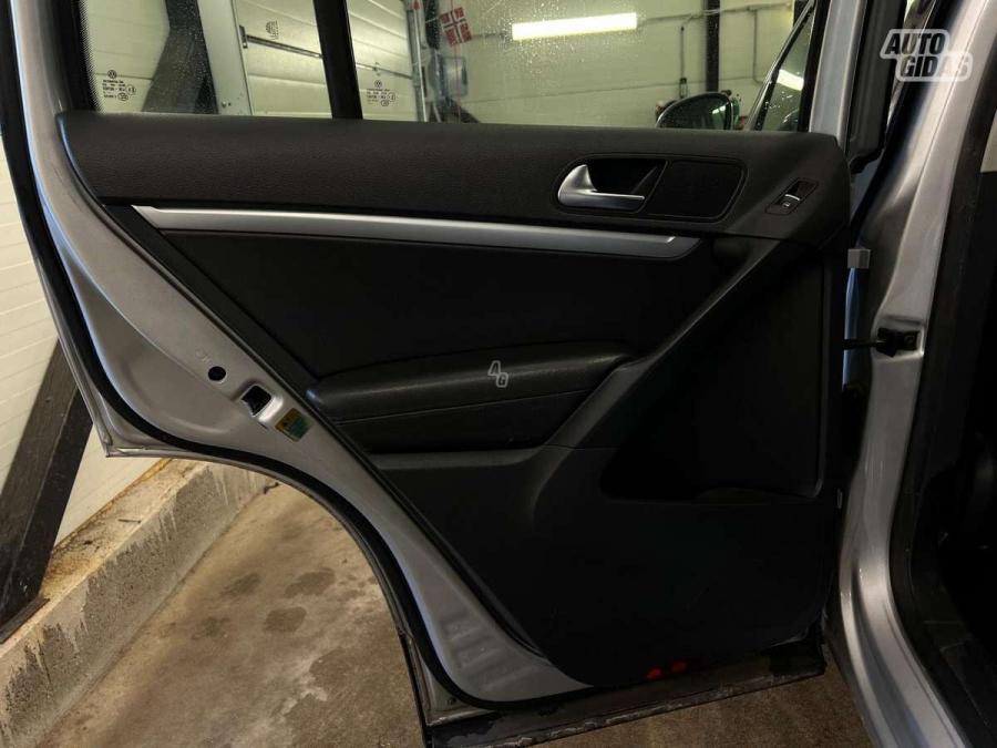 Grey Volkswagen Tiguan 2013 in Aukstieji Rusokai, with an engine capacity of 2.00 L and mileage of 323 thousand km for 5100 €, photo 26 on AUTOMOTO.COM.LV