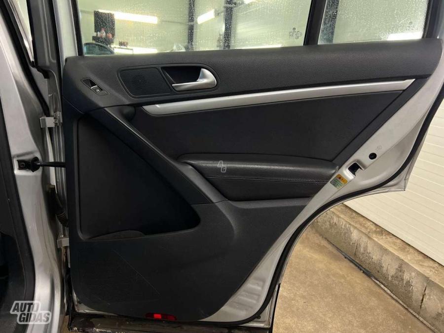 Grey Volkswagen Tiguan 2013 in Aukstieji Rusokai, with an engine capacity of 2.00 L and mileage of 323 thousand km for 5100 €, photo 31 on AUTOMOTO.COM.LV