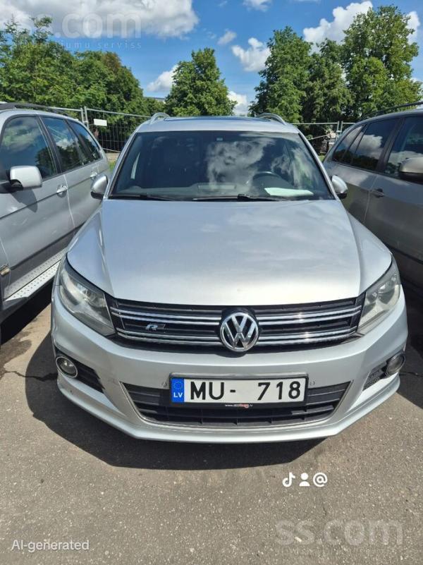 Grey Volkswagen Tiguan 2013 in Kraslava, with an engine capacity of 2.00 L and mileage of 298 thousand km for 6500 €, photo 1 on AUTOMOTO.COM.LV