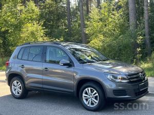 Pelēks Volkswagen Tiguan 2013 Valmiera, ar dzinēja tilpumu 2.00 L un nobraukumu 0 tūkst. km par 9500 €, foto 5 vietnē AUTOMOTO.COM.LV