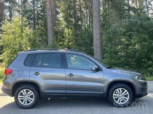 Pelēks Volkswagen Tiguan 2013 Valmiera, ar dzinēja tilpumu 2.00 L un nobraukumu 0 tūkst. km par 9500 €, foto 6 vietnē AUTOMOTO.COM.LV