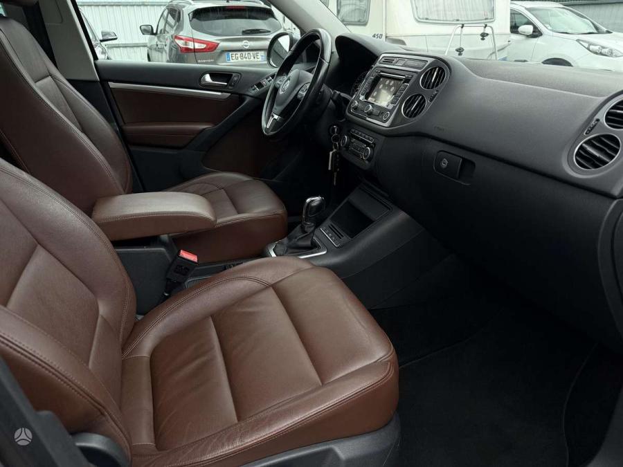 Pelēks Volkswagen Tiguan 2013 Kauņa, ar dzinēja tilpumu 1.97 L un nobraukumu 231 tūkst. km par 9700 €, foto 17 vietnē AUTOMOTO.COM.LV