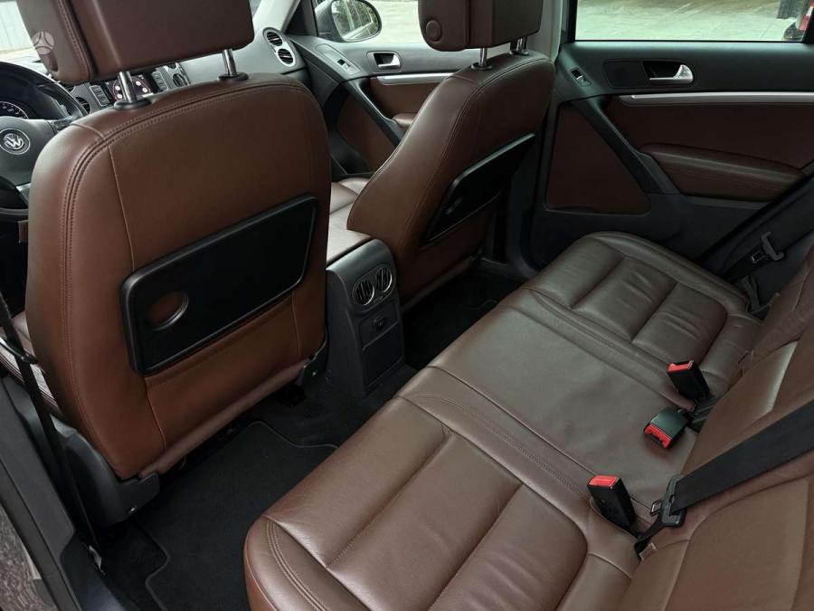 Pelēks Volkswagen Tiguan 2013 Kauņa, ar dzinēja tilpumu 1.97 L un nobraukumu 231 tūkst. km par 9700 €, foto 18 vietnē AUTOMOTO.COM.LV