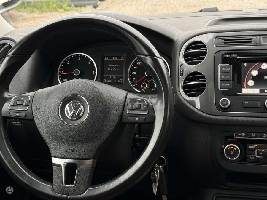 Pelēks Volkswagen Tiguan 2013 Kauņa, ar dzinēja tilpumu 1.97 L un nobraukumu 231 tūkst. km par 9700 €, foto 25 vietnē AUTOMOTO.COM.LV