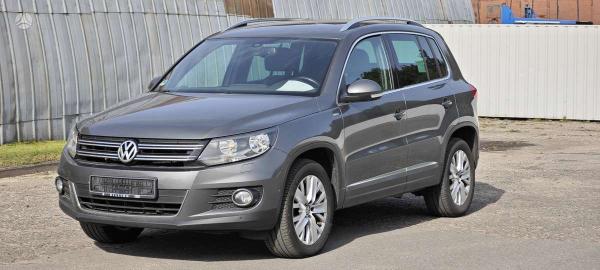 Grey Volkswagen Tiguan 2013 in Utena, with an engine capacity of 1.39 L and mileage of 290 thousand km for 7990 €, photo 1 on AUTOMOTO.COM.LV