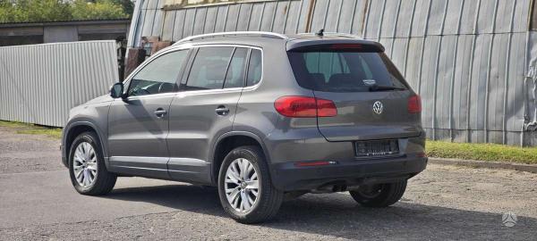 Grey Volkswagen Tiguan 2013 in Utena, with an engine capacity of 1.39 L and mileage of 290 thousand km for 7990 €, photo 4 on AUTOMOTO.COM.LV